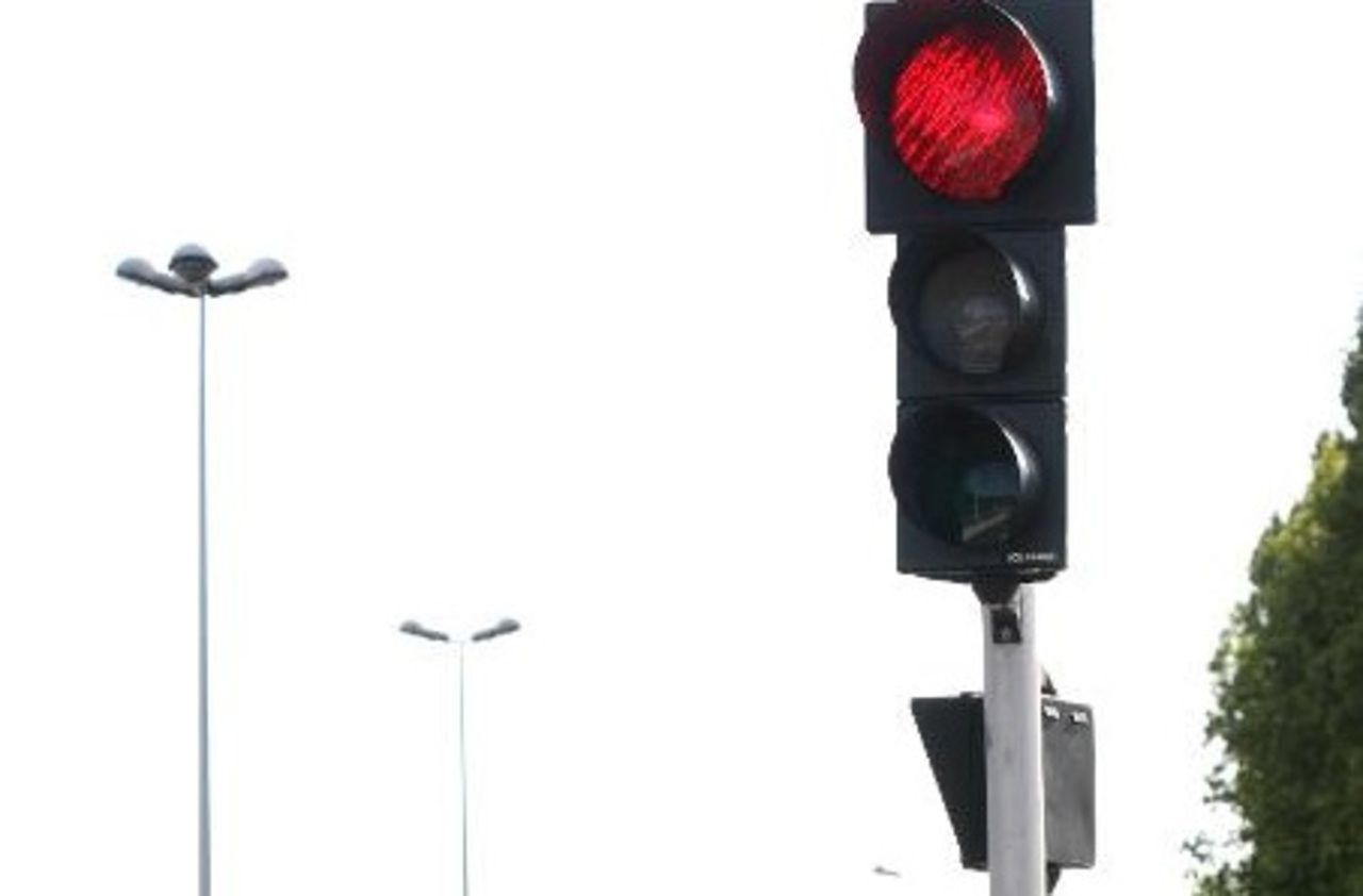 Bretagne : le feu tricolore à énergie solaire... n'a pas assez de ...