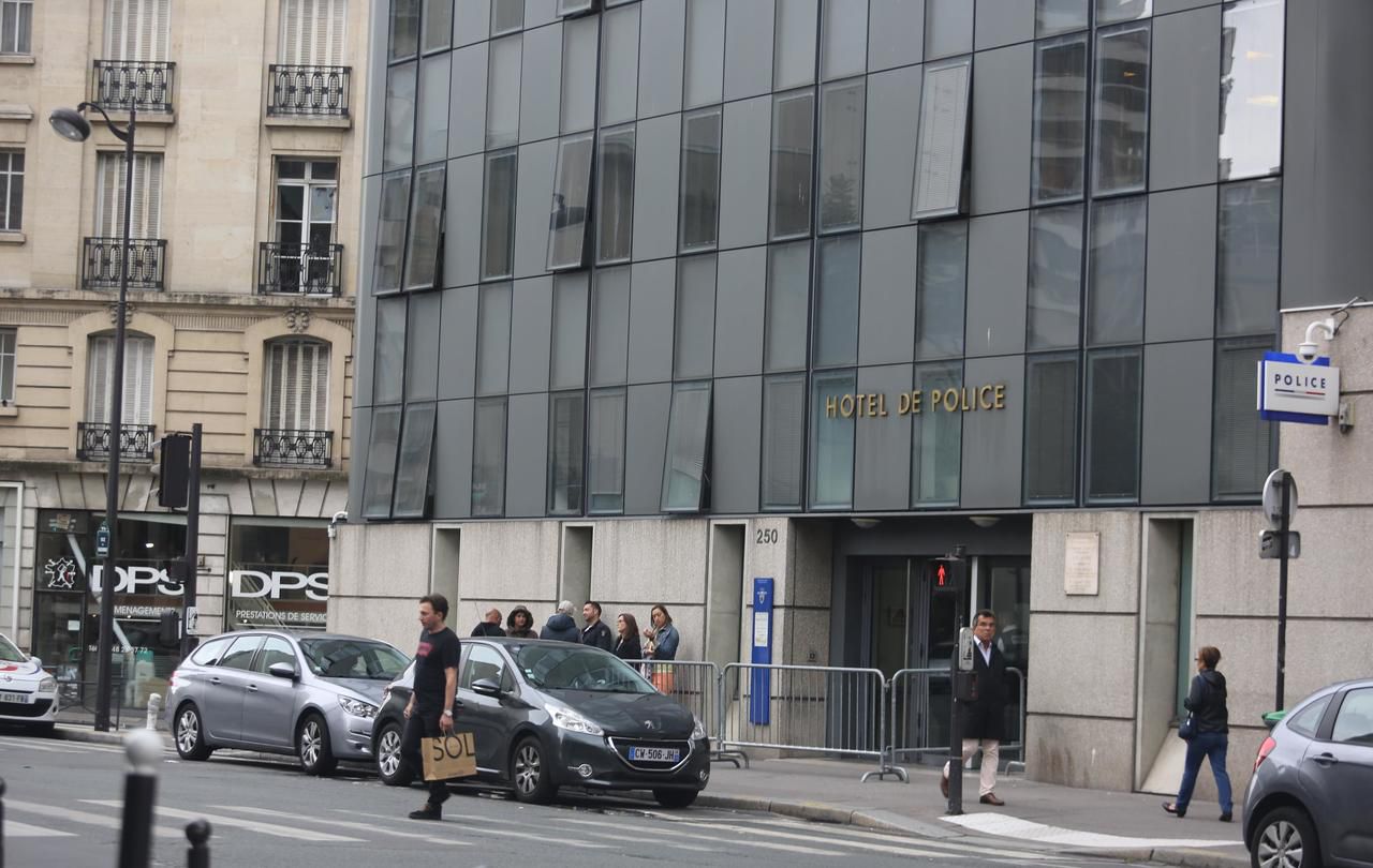 Paris : une mère de famille sourde et muette porte plainte contre le ...