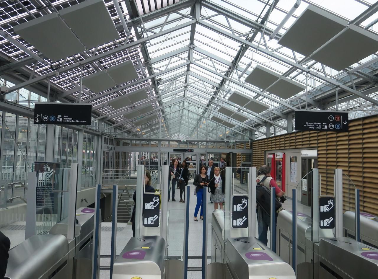 Tramway T11 : des gares écolos à découvrir - Le Parisien