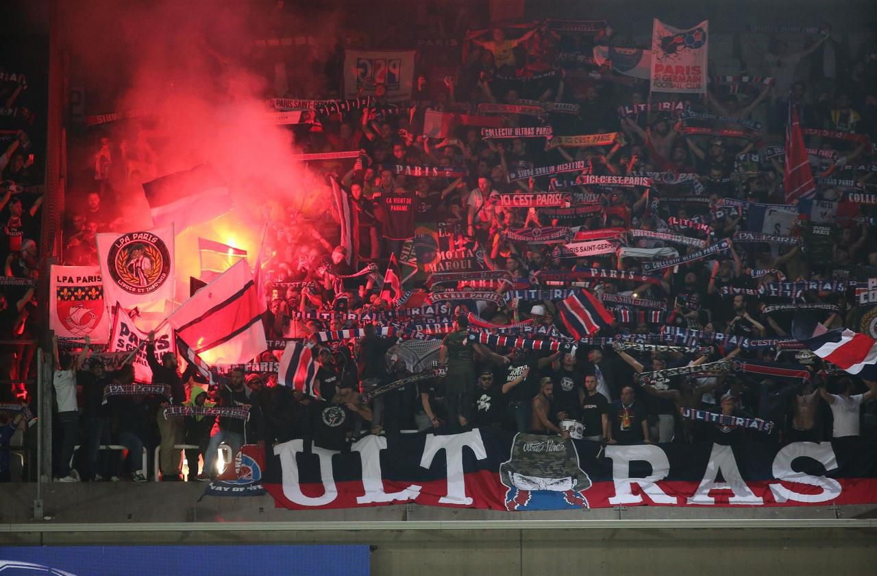 Les ultras du PSG au camp des Loges avant le Clasico - Le Parisien