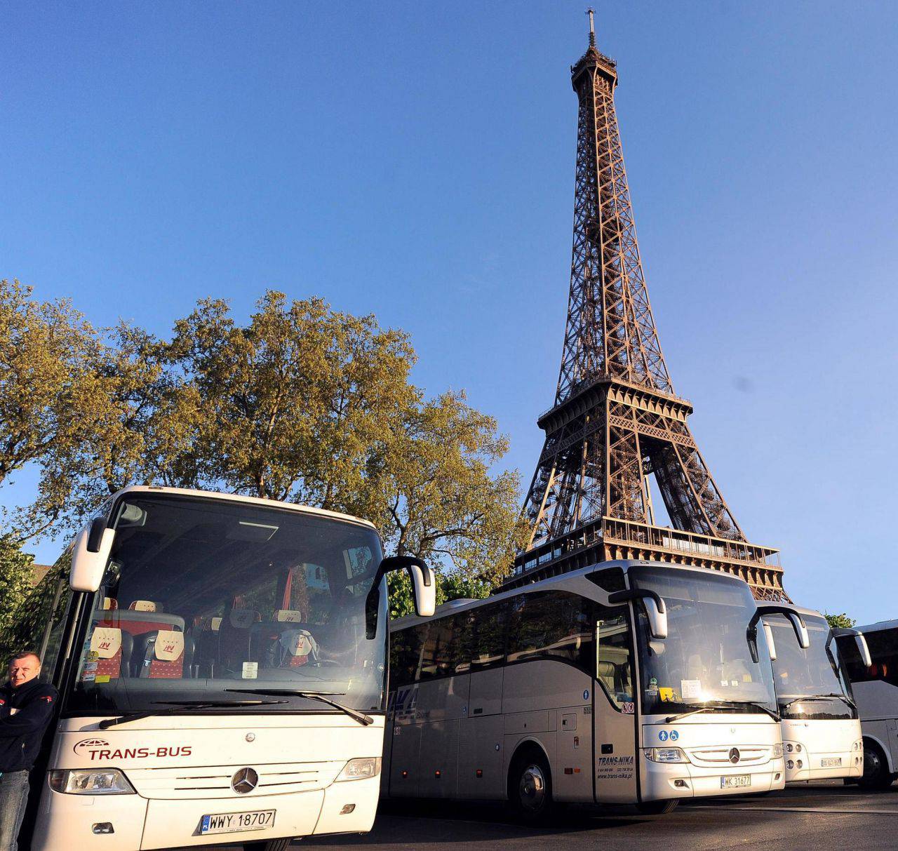 Les chauffeurs de cars de tourisme en colère - Le Parisien