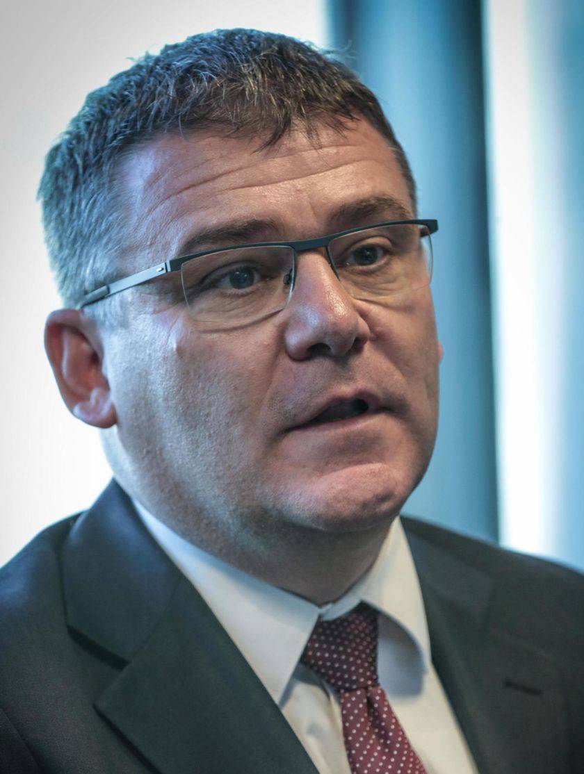 Sirugue à la porte ! - Le Parisien