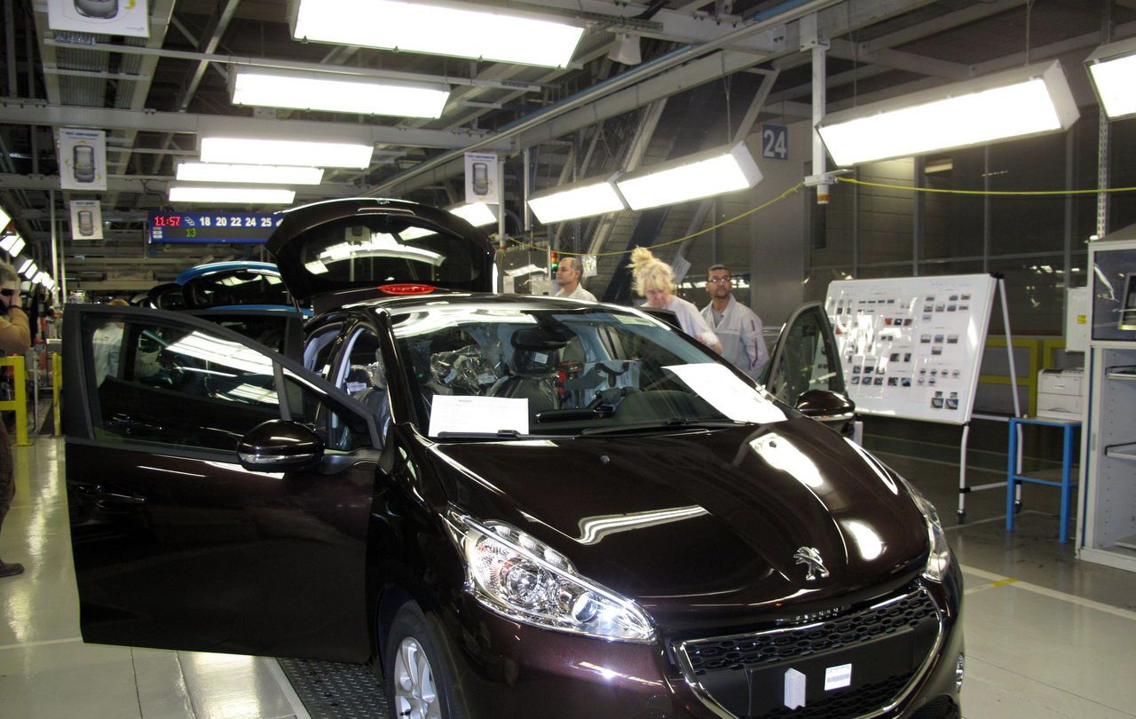 Collaborateur Peugeot Poissy