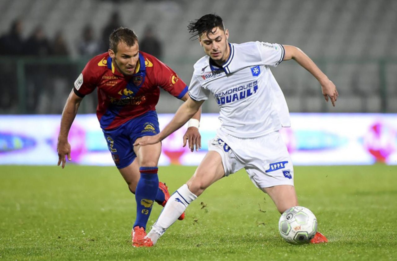 Ligue 2 : un milieu de Reims prêté au Red Star - Le Parisien