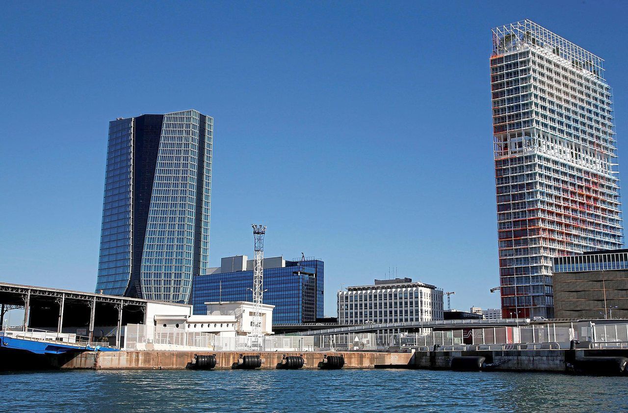 Urbanisme : un deuxième gratte-ciel inauguré à Marseille - Le Parisien