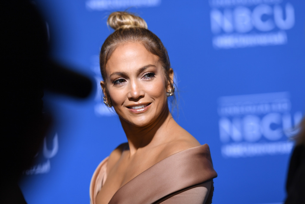 Ouragan Maria : Jennifer Lopez fait don d'un million de dollars à Porto ...