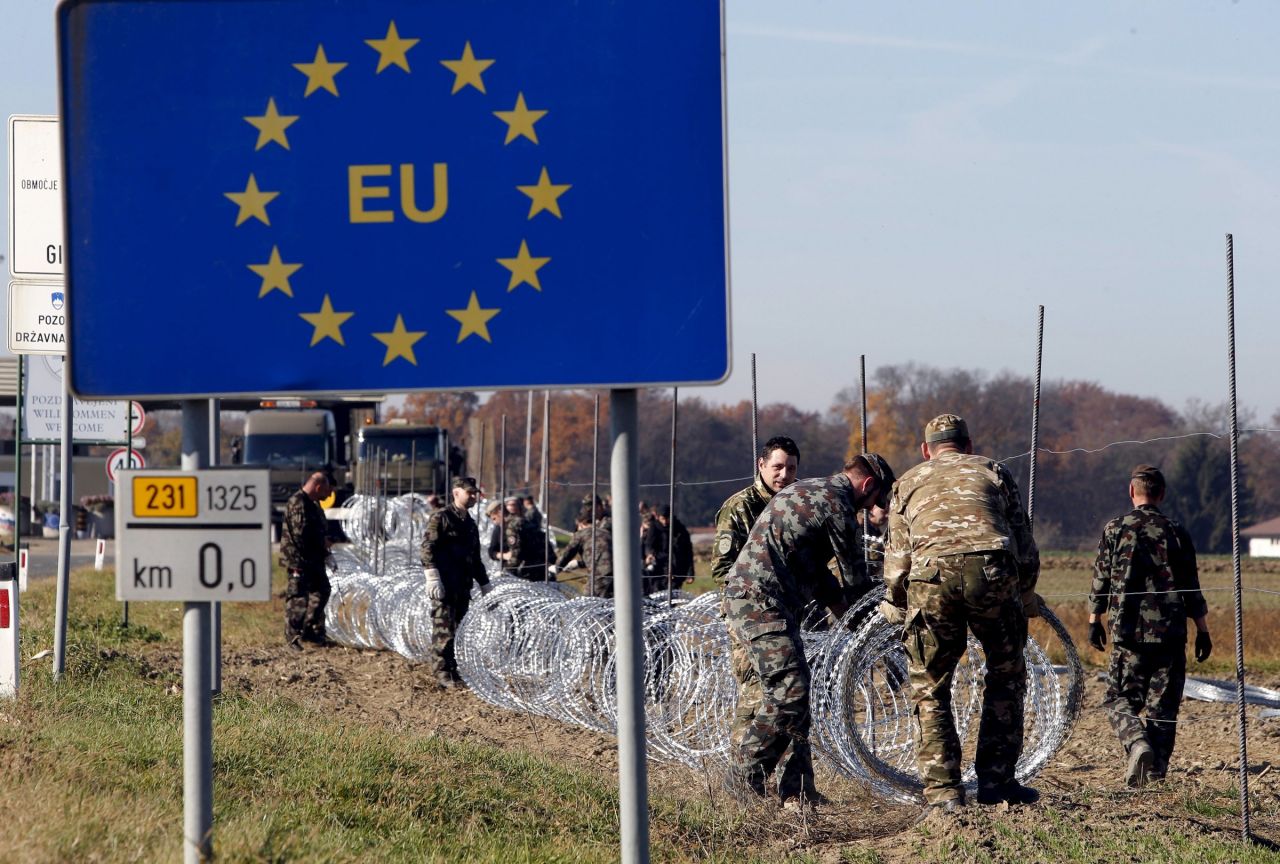 VIDEO. Migrants : depuis minuit, la route des Balkans est pratiquement ...