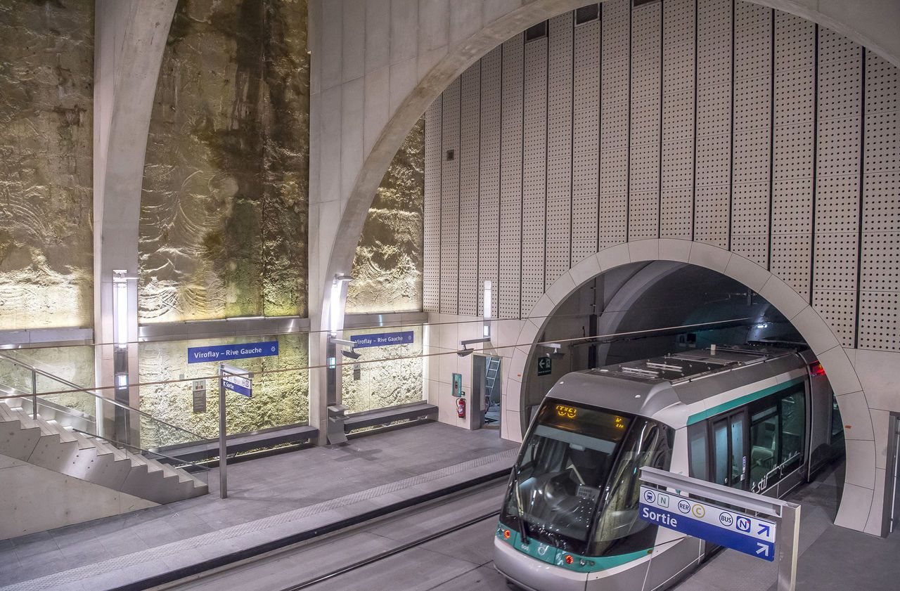 Viroflay : le tramway T6 entre en gare - Le Parisien