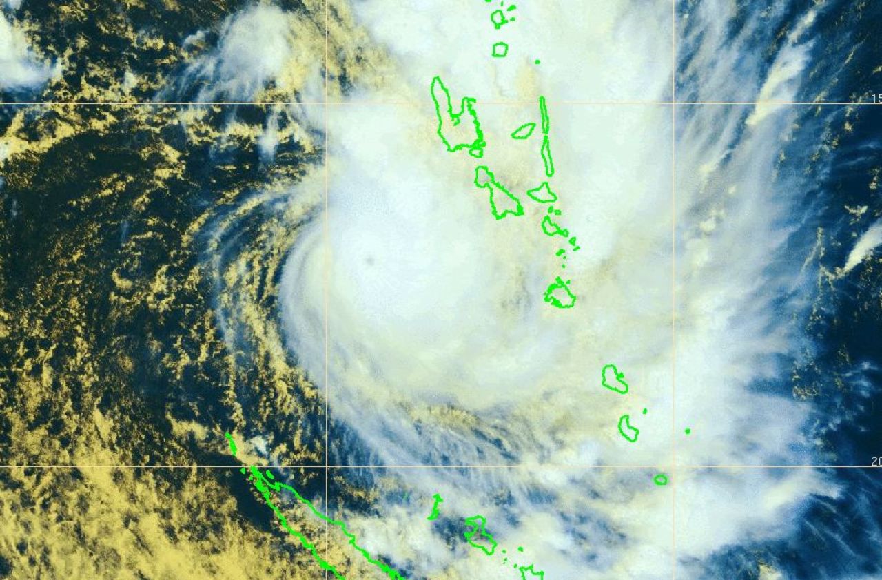 Le cyclone Hola menace la Nouvelle-Calédonie - Le Parisien