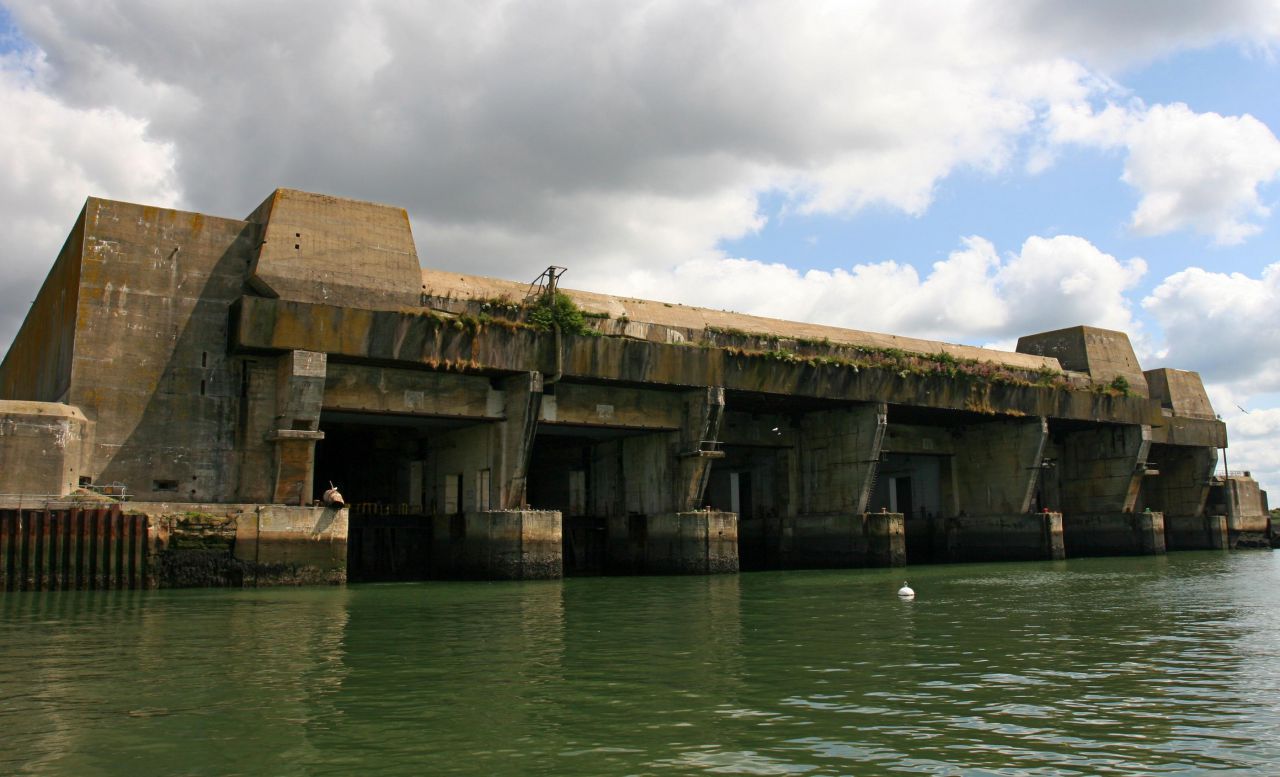 Bretagne La Base Sous marine De Lorient Se Met Au Soleil Le Parisien