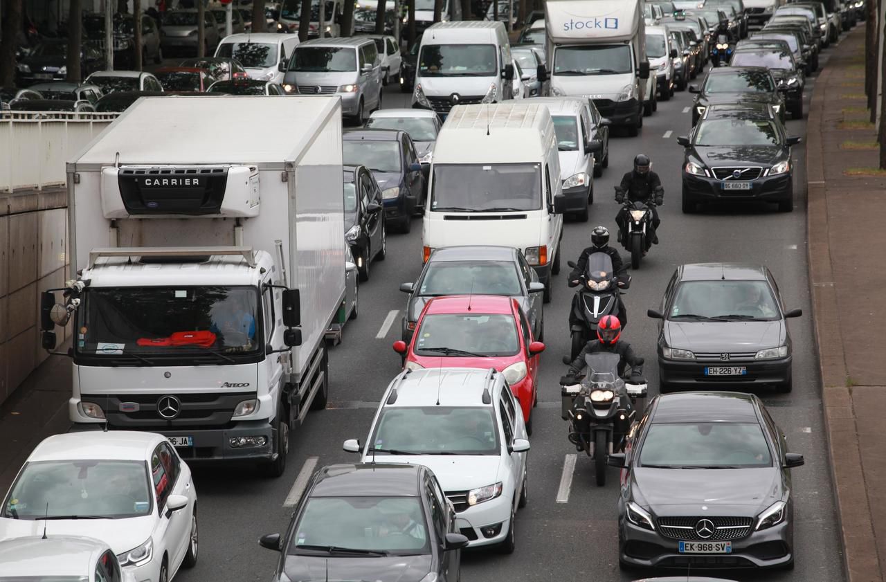 Bouchons record sur les routes en Ile-de-France - Le Parisien