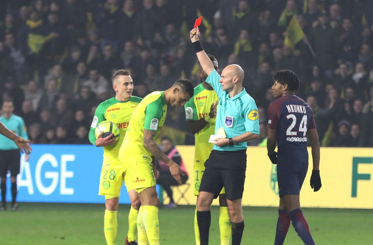 Tony Chapron n’arbitrera plus en Ligue 1 - Le Parisien