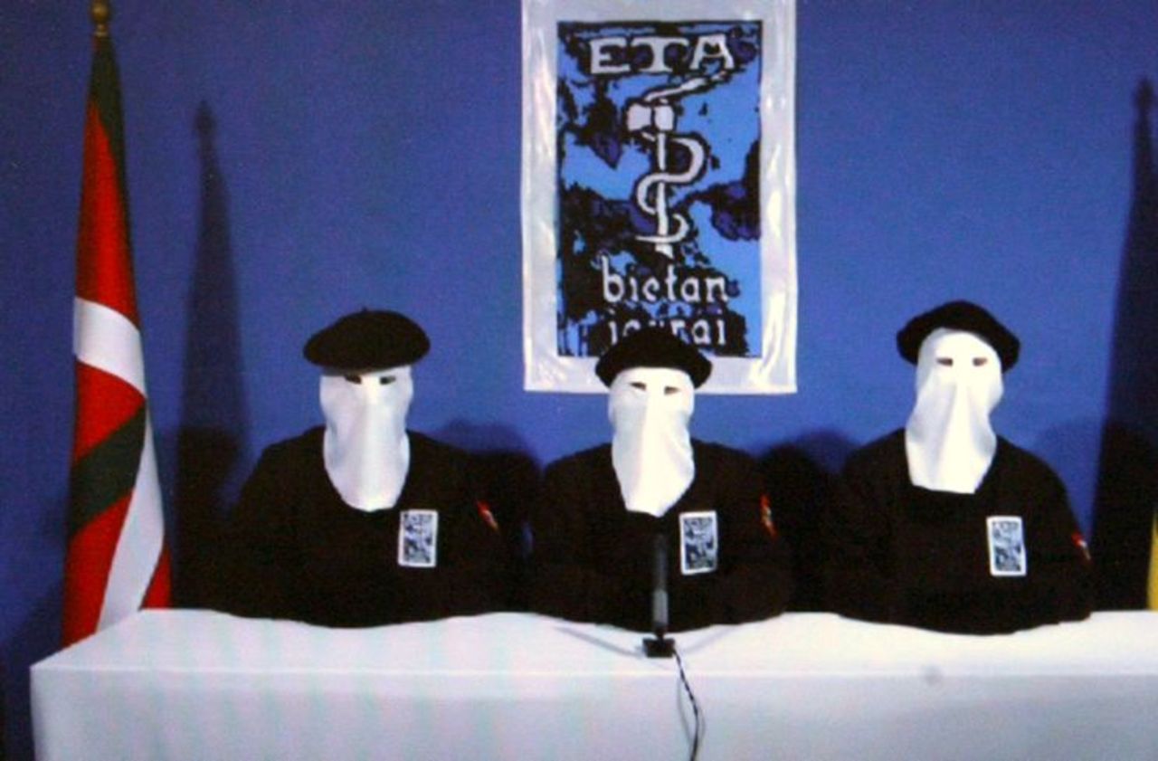 Pays basque : l’ETA annonce sa dissolution dans une lettre - Le Parisien