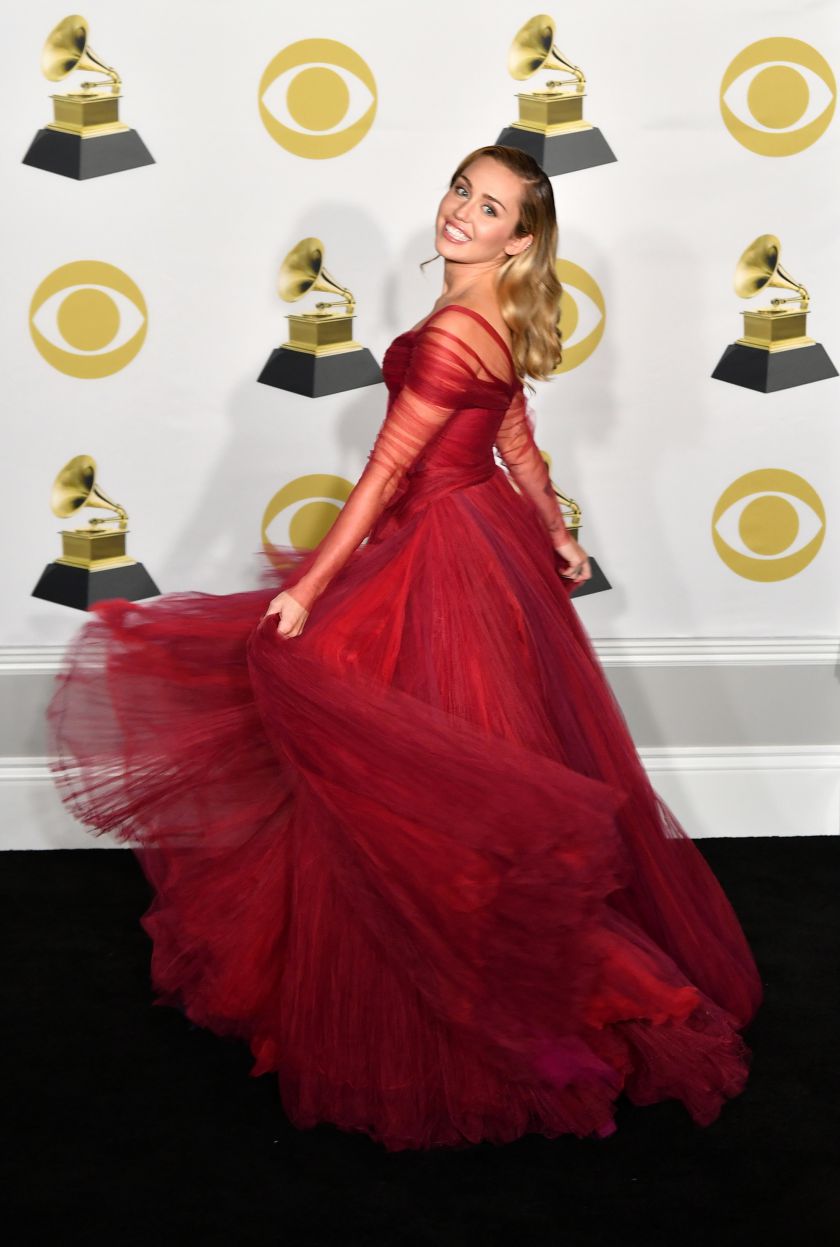 La robe de princesse de Miley Cyrus aux Grammy Awards 2018 - Le Parisien
