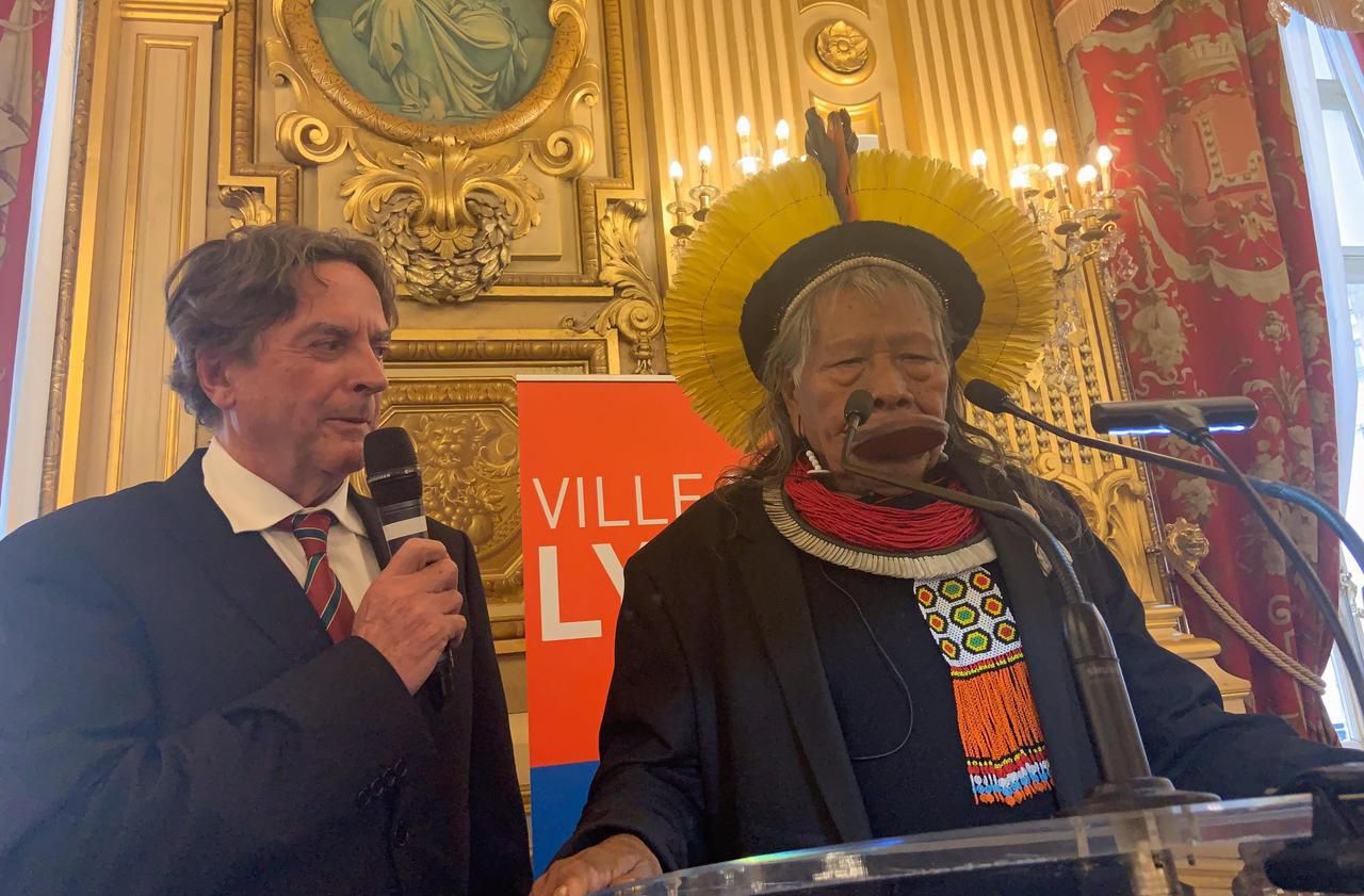 Le grand chef Raoni défend la forêt amazonienne à Lyon - Le Parisien