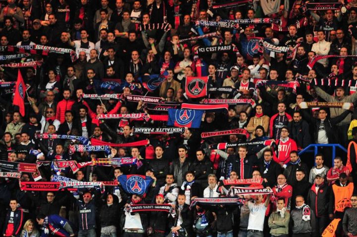 EN IMAGES. A Chelsea, les fans du PSG ont fait le déplacement - Le Parisien