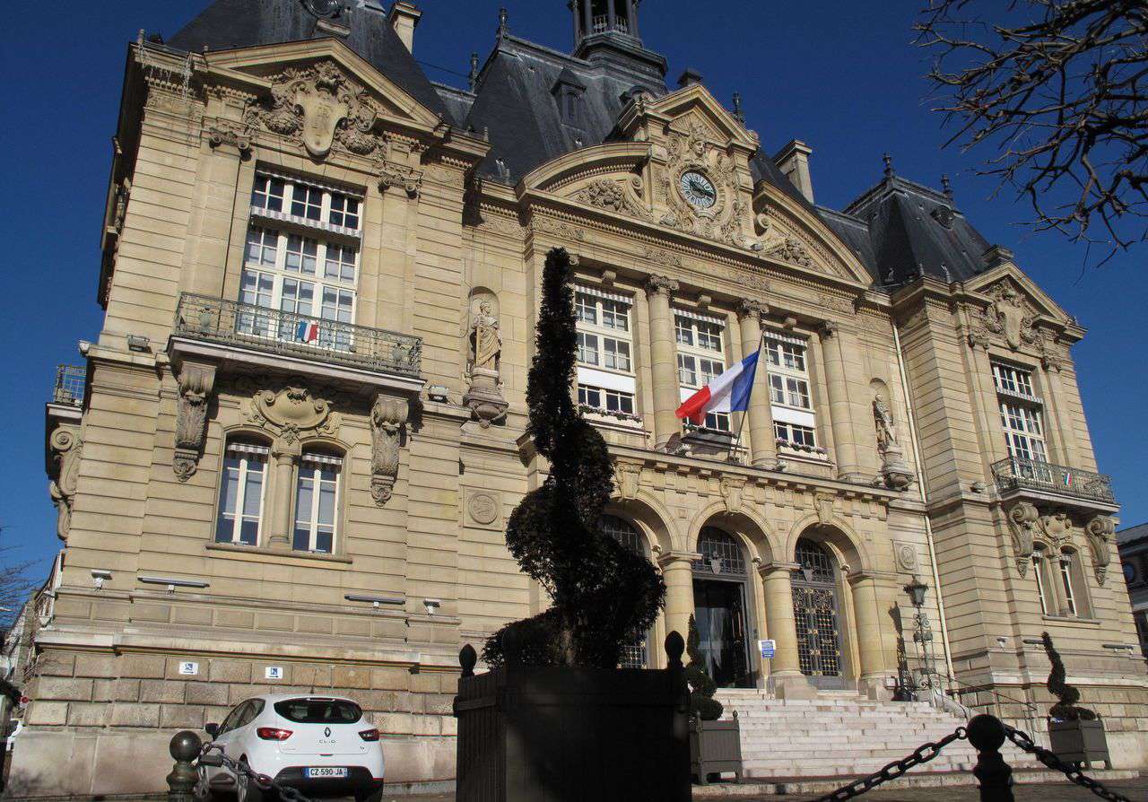 La mairie de Suresnes accueille une conférence nationale sur l’égalité ...
