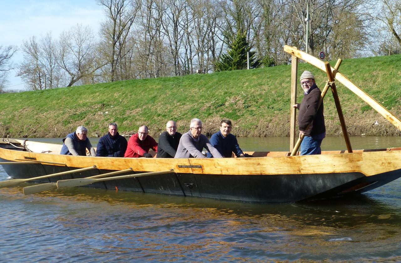 Les Bateliers du Cher mettent le cap sur Venise - Le Parisien